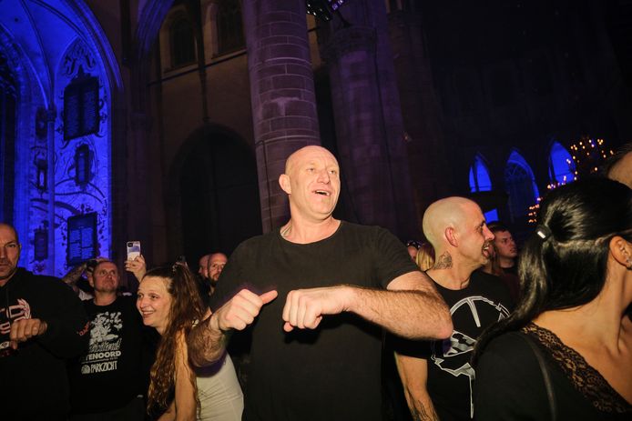 Gabbers één avond los in kerk: ‘Geen pillen meer, maandag gewoon naar ...