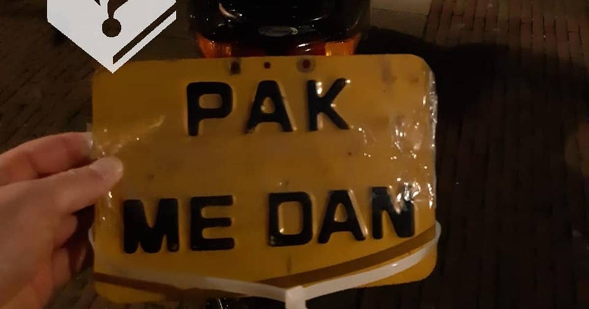 Scooterrijder met kenteken ‘pak me dan’ krijgt zijn zin | Westland | AD.nl