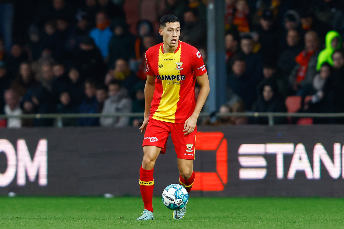 Raakt Go Ahead Eagles verdediger Jay Idzes kwijt? Deze club zit achter ...