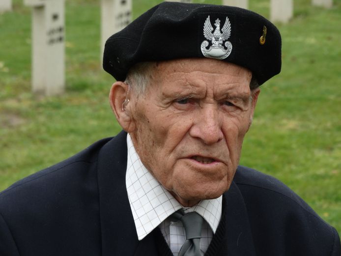 Generaal Maczek Memorial wil desnoods ‘kaal’ 75 jaar bevrijding ...