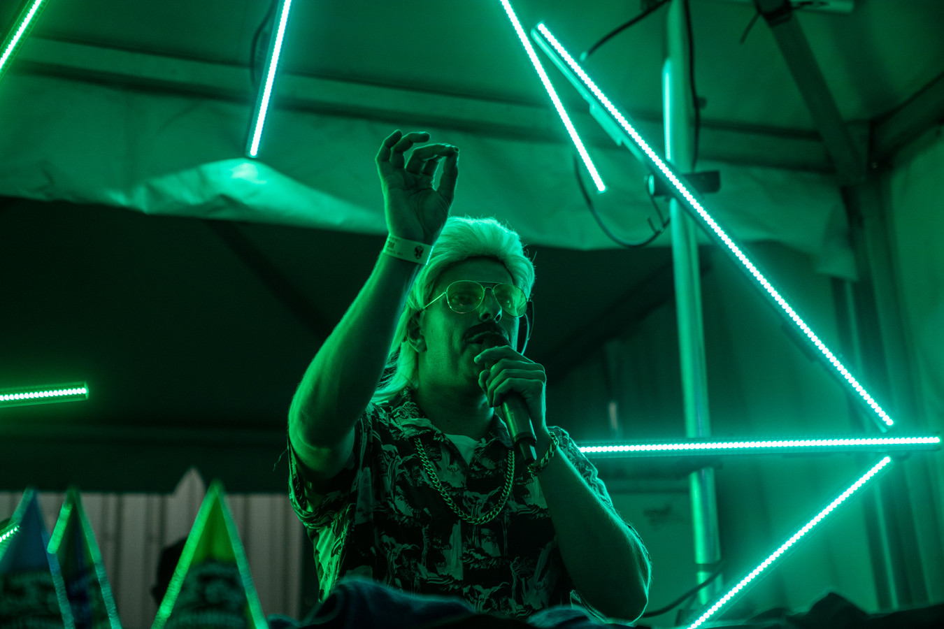 Ronny Retro staat voor het eerst op Tomorrowland: “Ik zweet mezelf ...