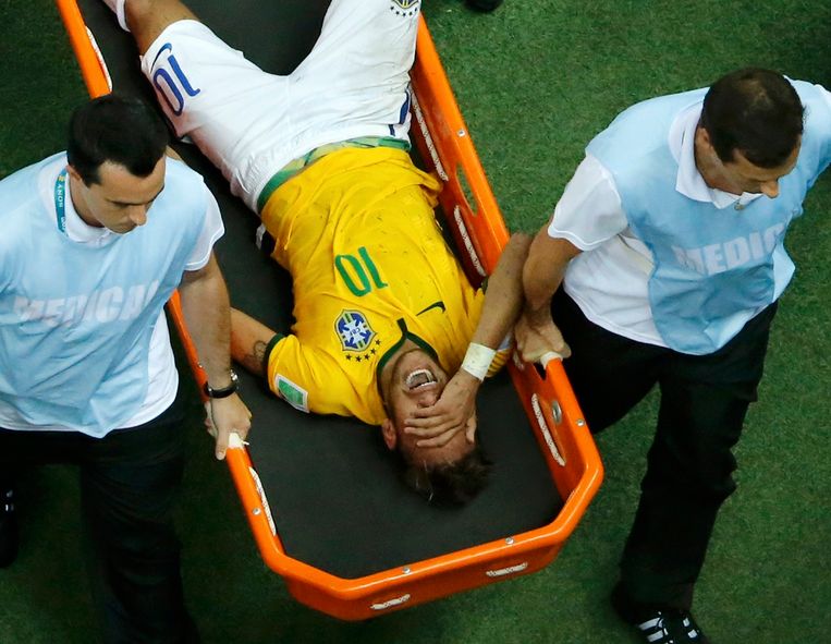 Gebroken ruggenwervel zet streep door rest WK Neymar | De Morgen