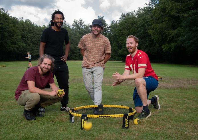 Eerste Brugs roundnettoernooi enorm succes: “Heel wat internationale toppers aanwezig” | Sport ...