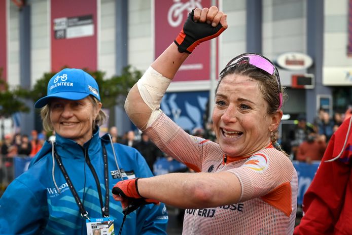 “Hier dacht ik: ze komen, ze komen”: Van Vleuten ziet samen met onze ...