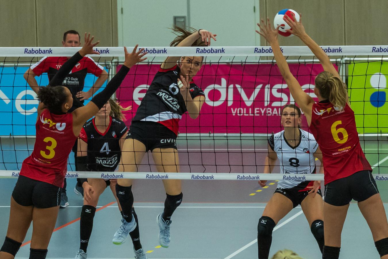 Volleybal: Apollo 8 wint topper van koploper, Eurosped kansloos ...