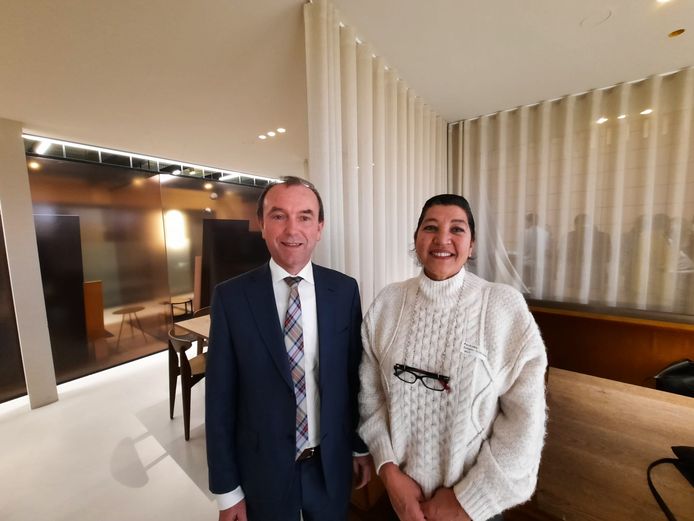 Na mes in rug door 12 partijgenoten, gaat burgemeester Jan Stevens voor ...