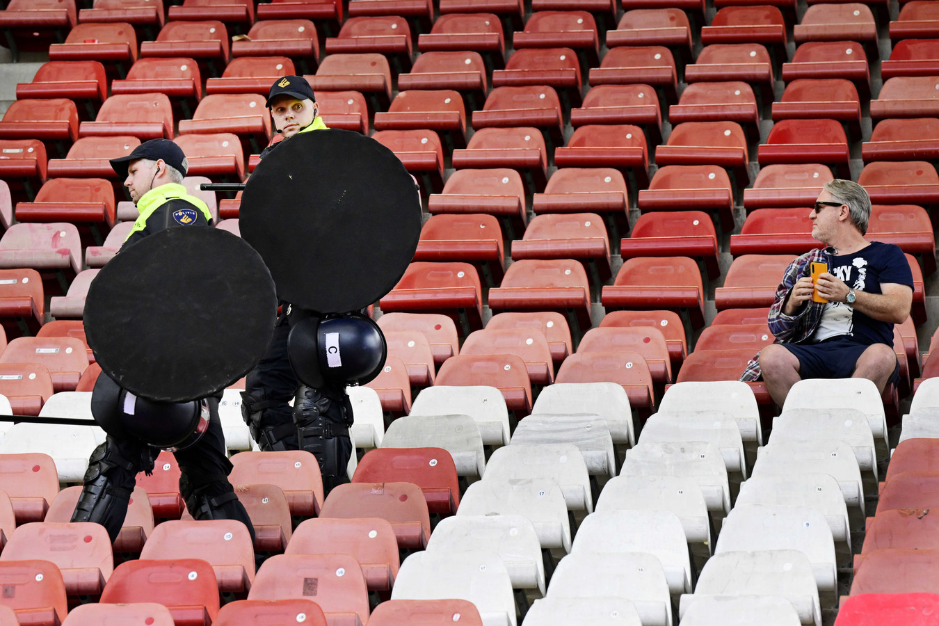Expert: ‘Agressie van hooligans terug te voeren naar heel primitief ...