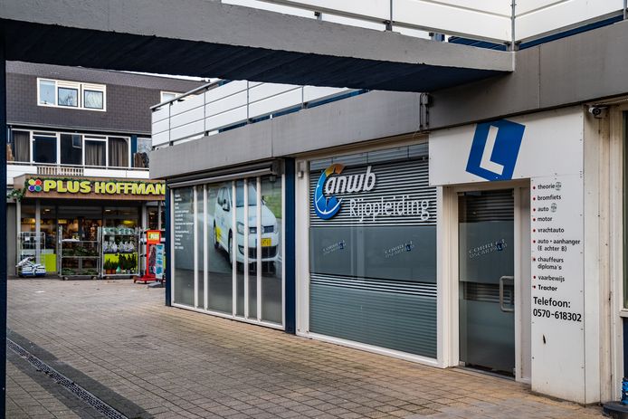 Doek valt na 29 jaar voor deze rijschool in Deventer: ‘Konden geen ...