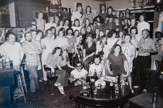 Polle Pap zingt op 'zijn' plein | Heist-Op-Den-Berg | hln.be