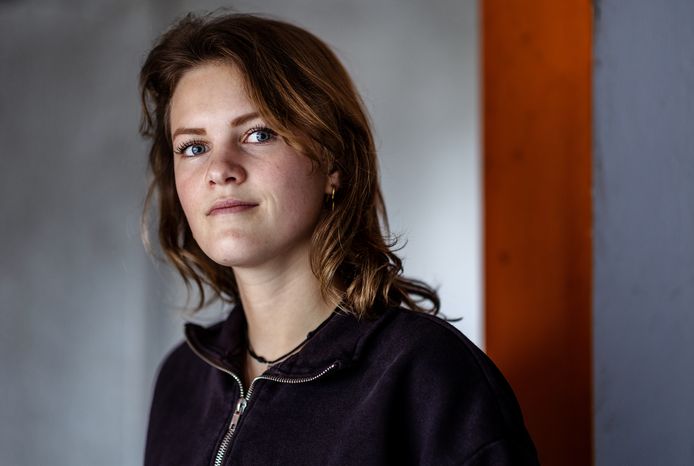 Al vanaf haar zesde heeft Vera ontelbare dwanggedachten: ‘Moet iets ...