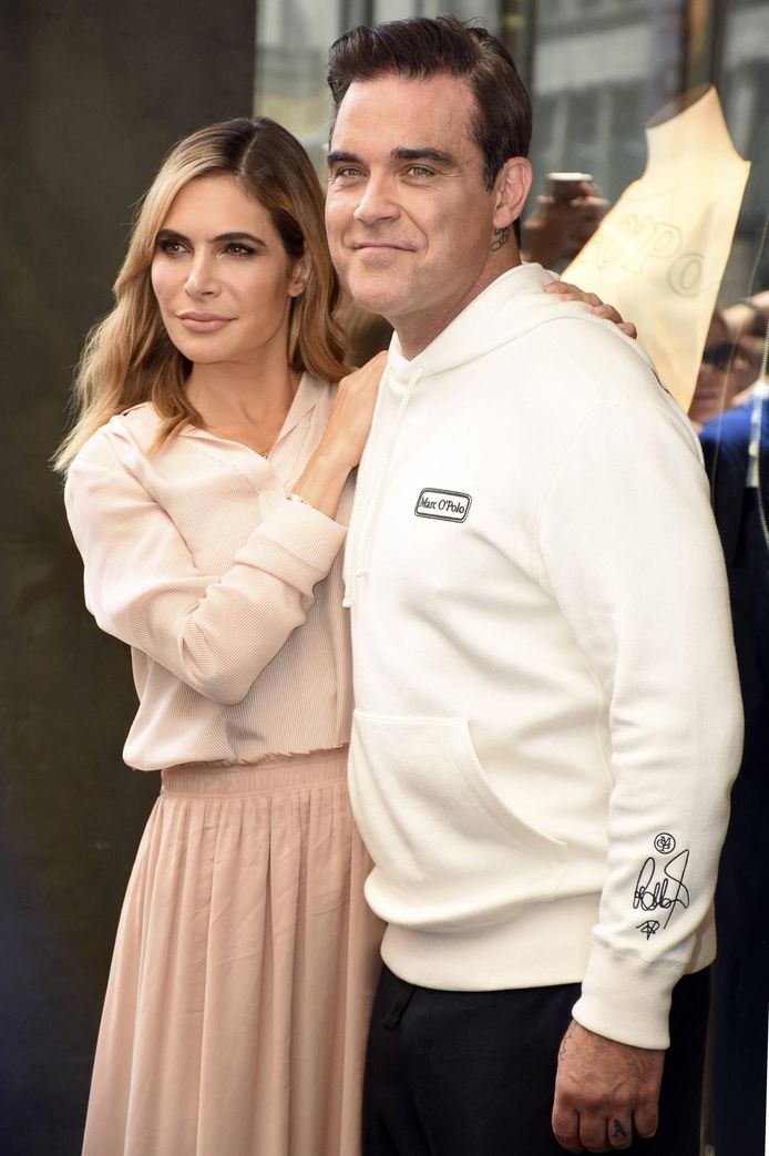 Vrouw Robbie Williams hekelt gebrek aan seksleven: “Ik zou van ons bed ...