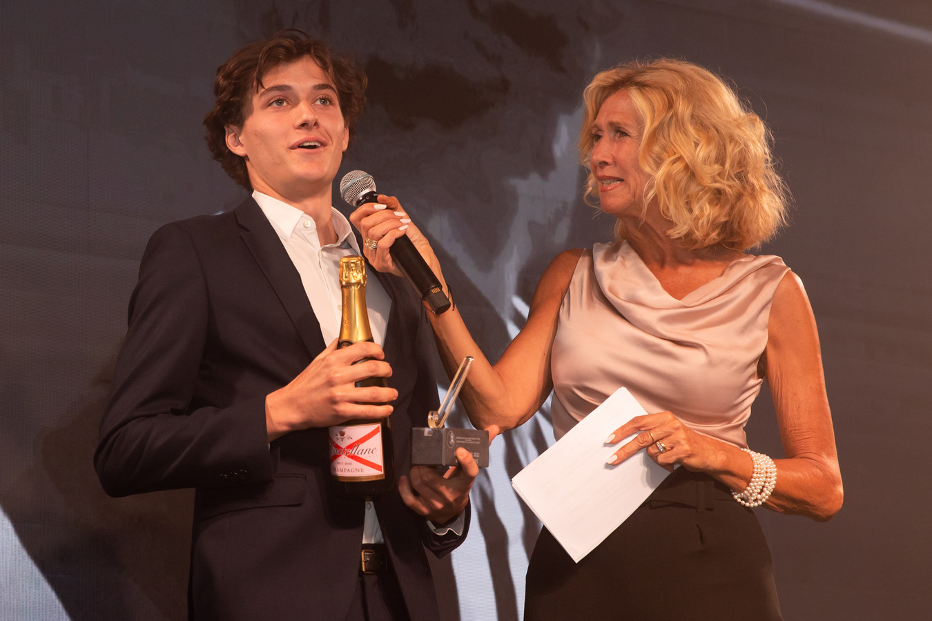 INTERVIEW. Anne De Baetzelier: “Mijn man en ik hebben in een vorig ...