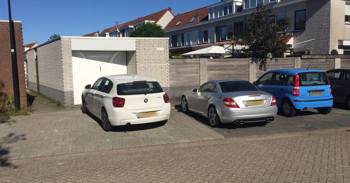 Fout parkeren in Nieuwland mag, maar zonder overlast | Amersfoort | AD.nl