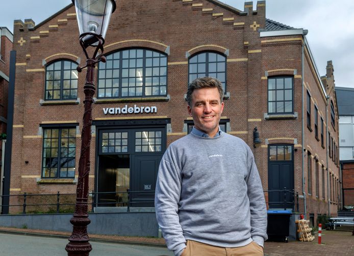 Energiebedrijf vroeg geld voor terugleveren zonnestroom en heeft nu ...