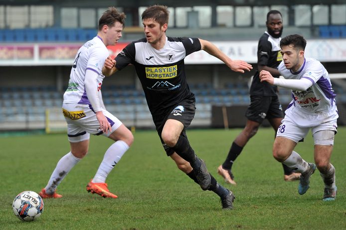 Matchwinnaar Jilke De Coninck nadat Eendracht Aalst eindelijk met de ...