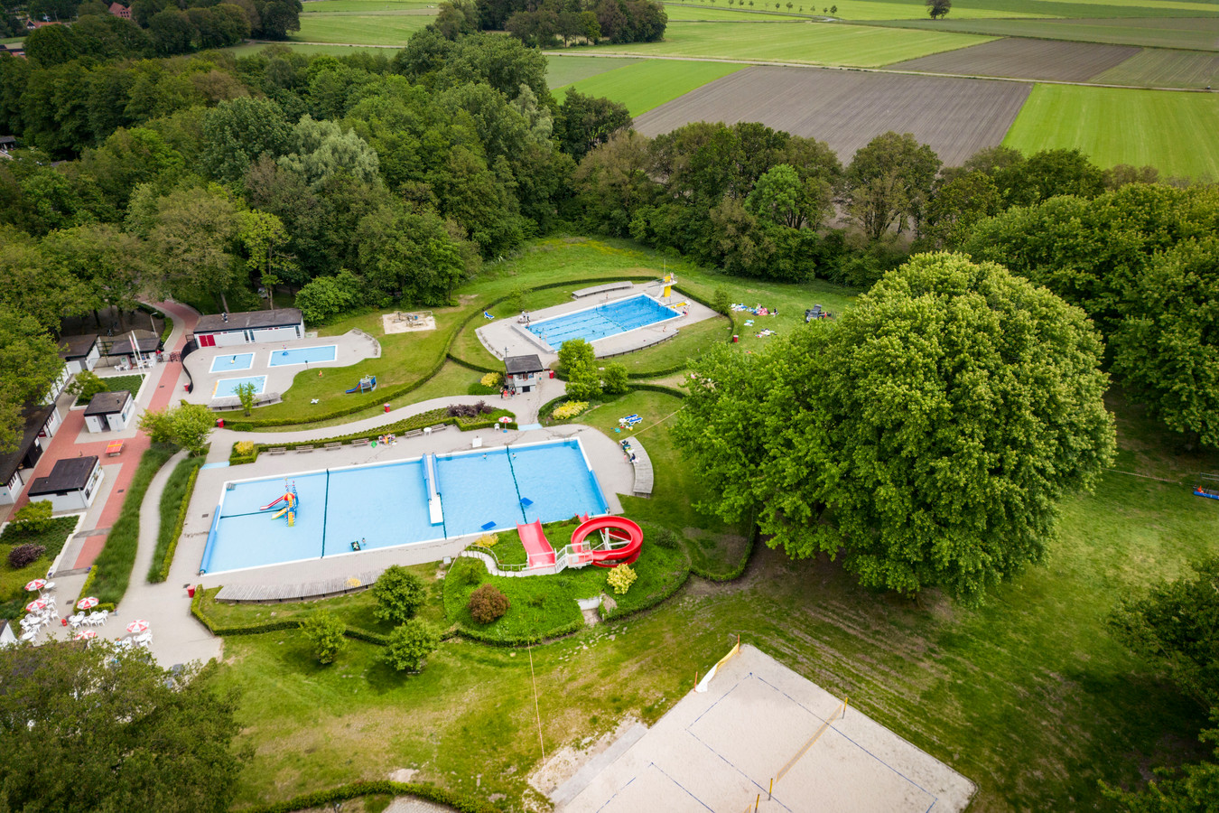 Fietsdieven aan de haal met e-bike, accu's en computer op terrein van ...