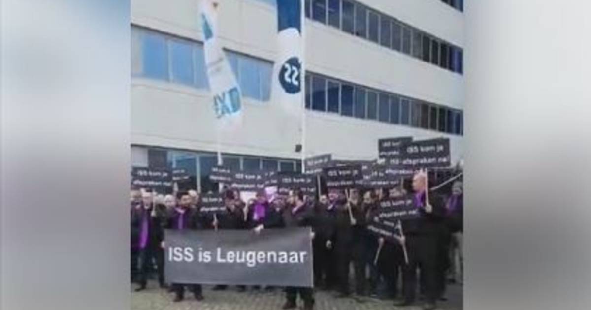 Schoonmakers voeren actie bij opdrachtgever ISS in De Meern | Utrecht ...