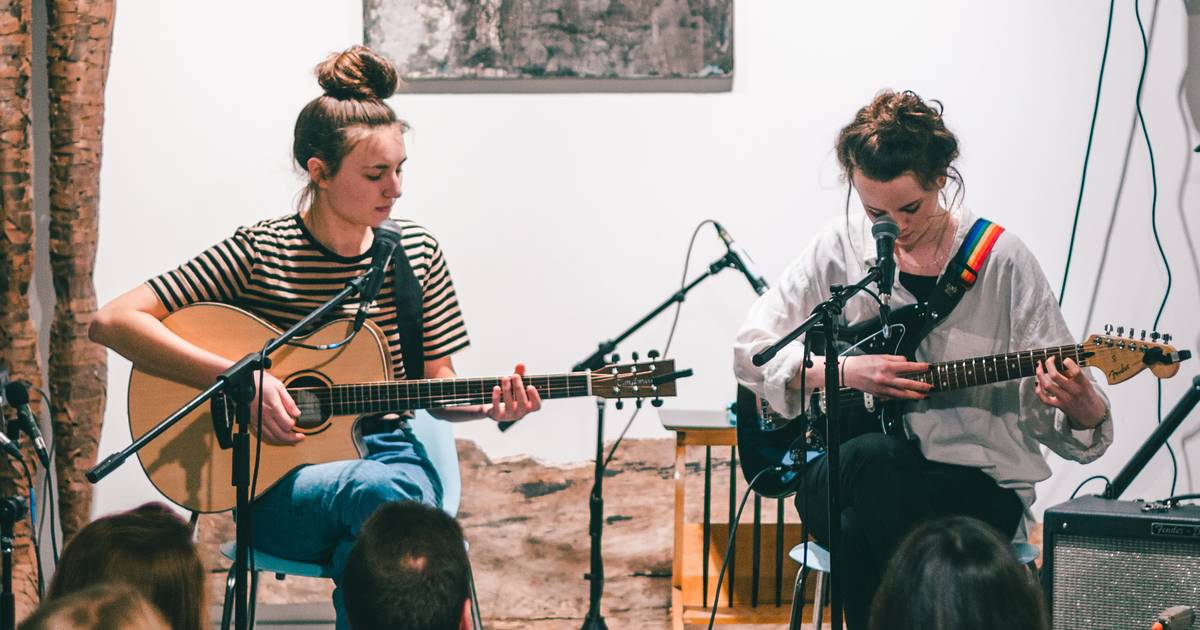 Jonge vrouwen van ‘Kids With Buns’ halen seksuele intimidatie uit de ...
