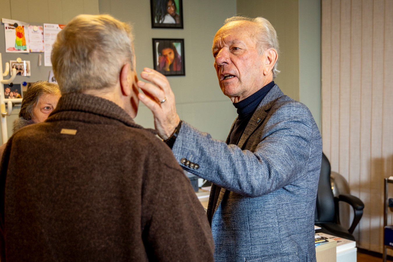 Huisarts Henri Dhollander (72) trekt nog elke dag zijn dokterstas open ...