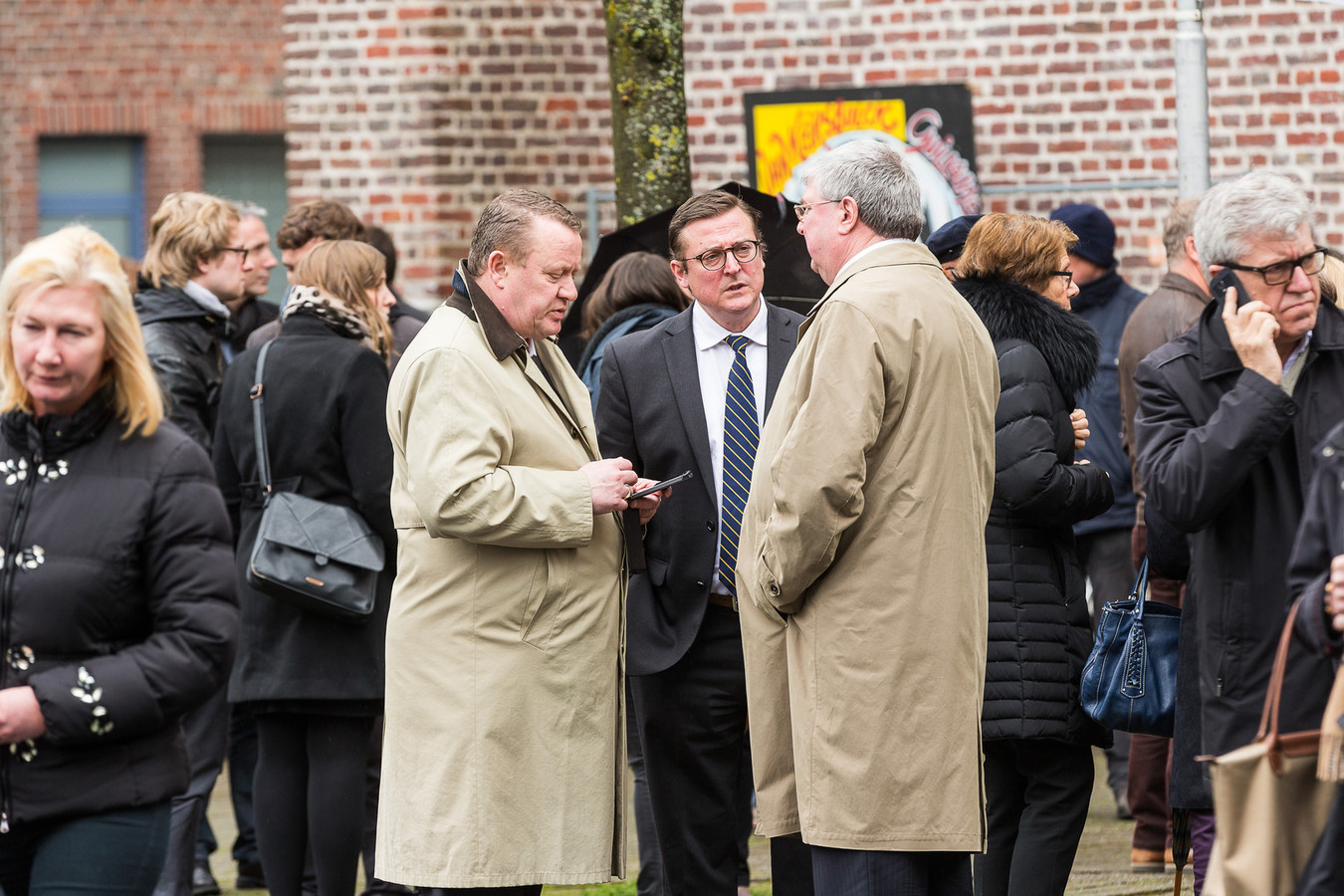 Emotioneel afscheid van schepen Filip Motte | Foto | hln.be
