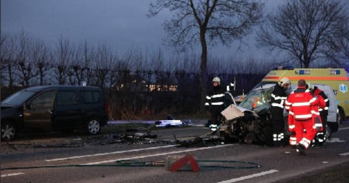 Dode en drie gewonden door ernstig ongeval Werkendam | Oosterhout | bndestem.nl