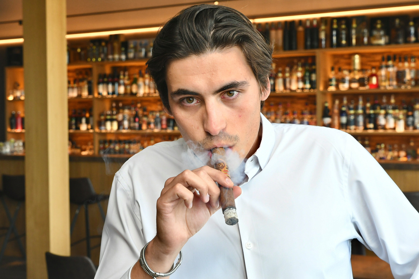 Gilles verdedigt Belgische eer op WK sigaar roken in Kroatië: “Totaal onvoorbereid vice-Belgisch ...