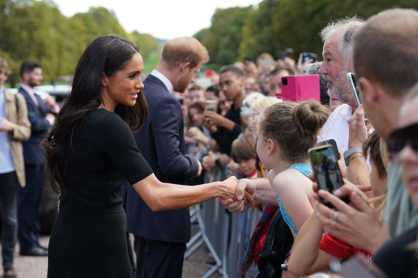 IN BEELD. Even geen outsider meer: Meghan Markle tot haar eigen ...