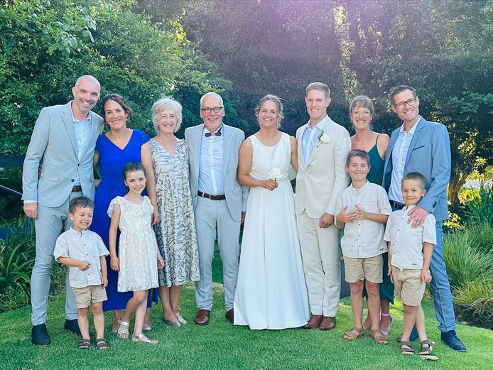 Zeilster Emma Plasschaert in Australië gehuwd met Matt | Oostende | hln.be