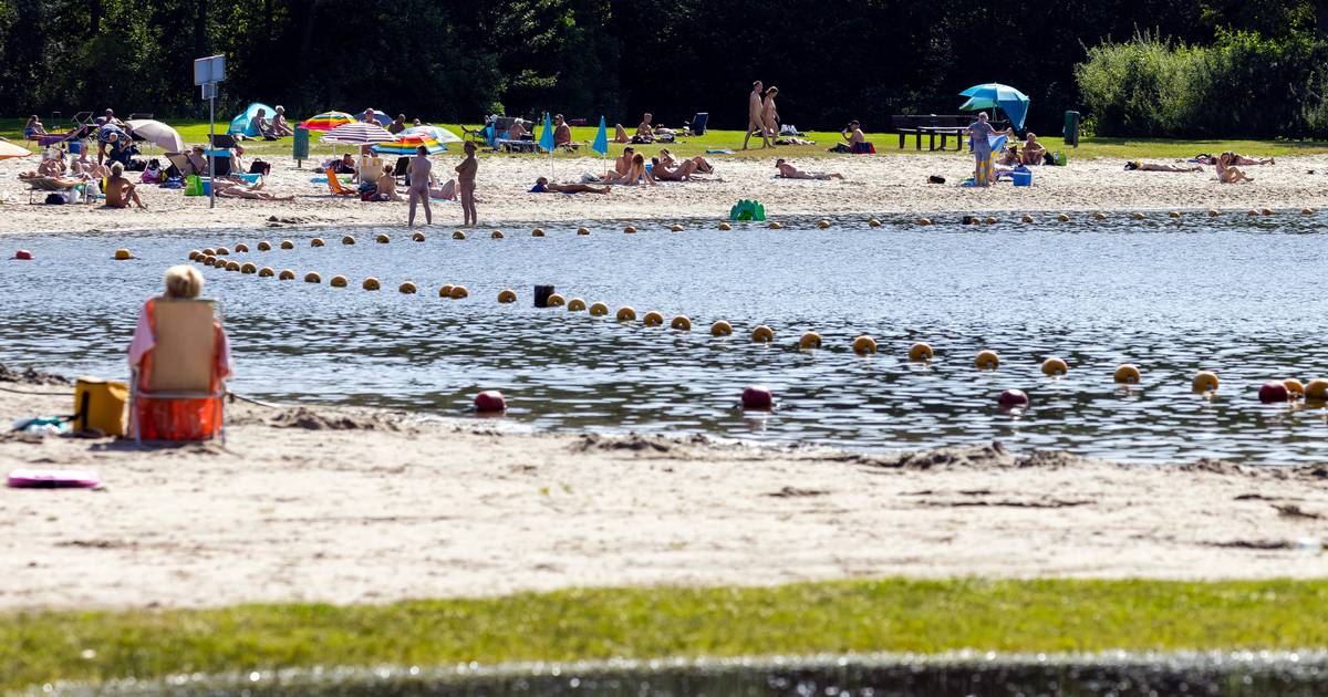 Een bezoekje aan het beste naaktstrand van Nederland waar je niet moet ...