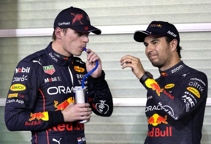 Hulp van Max Verstappen? Sergio Pérez weet dat hij vooral zelf gas moet geven: ‘Wordt een ...