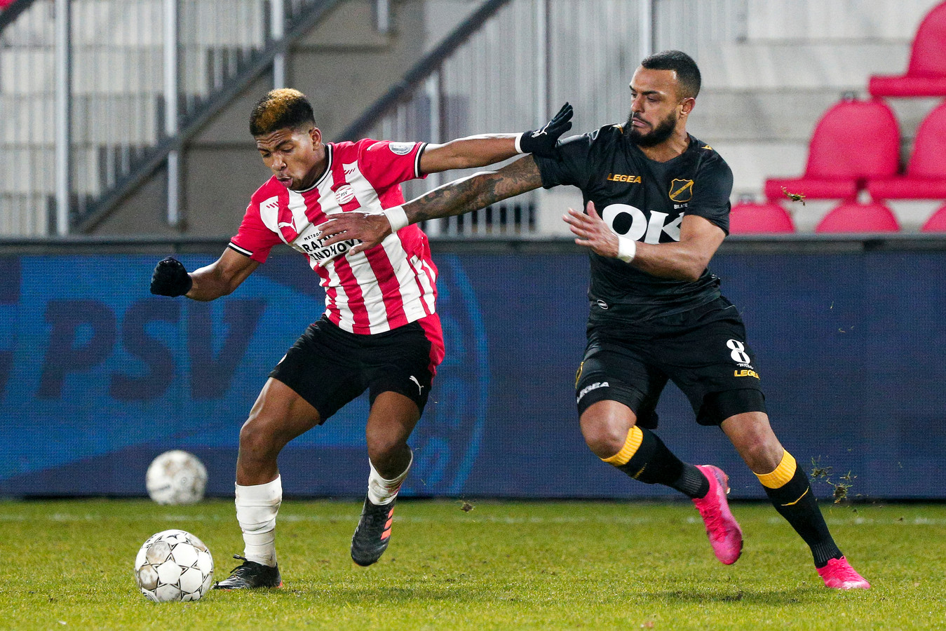 PSV laat talenten debuteren, maar welk perspectief is er voor hen ...
