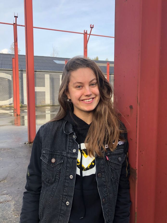 Romy (21) is kinderheldin in televisieserie: ‘We gaan een raket ...