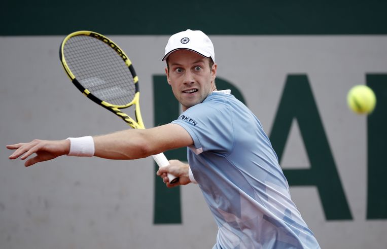 Russen verhullen op Roland Garros hun identiteit achter neutrale vlag