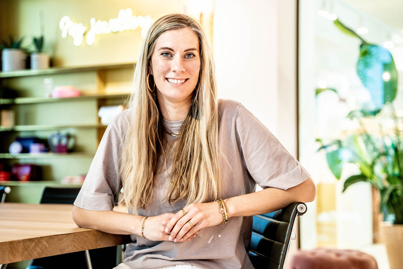 Sharon is pas 34 en volgens Quote nu al de succesvolste én rijkste ...