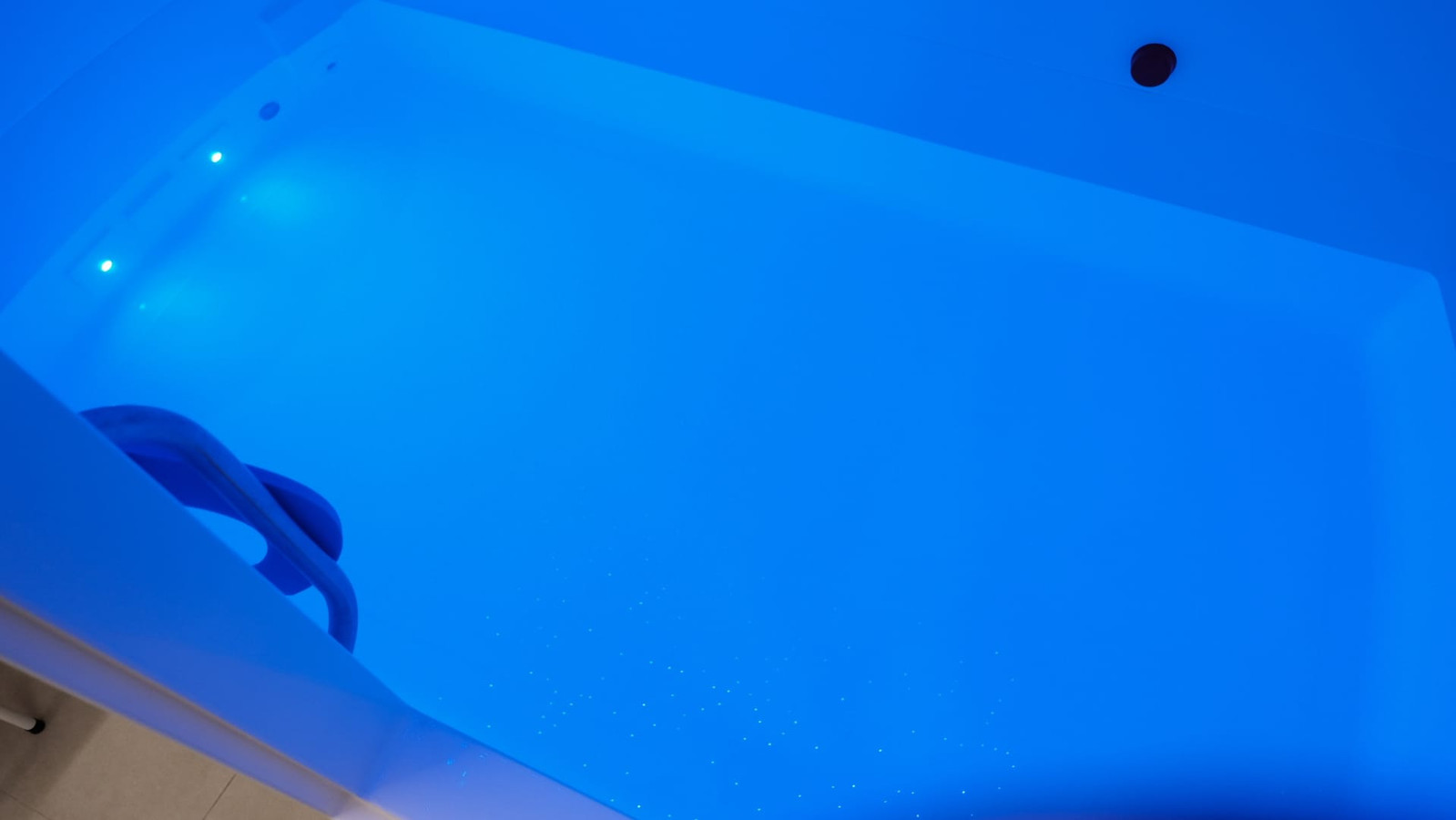 Floaten kan je nu ook in Waregem: “De ultieme manier om te ontspannen ...