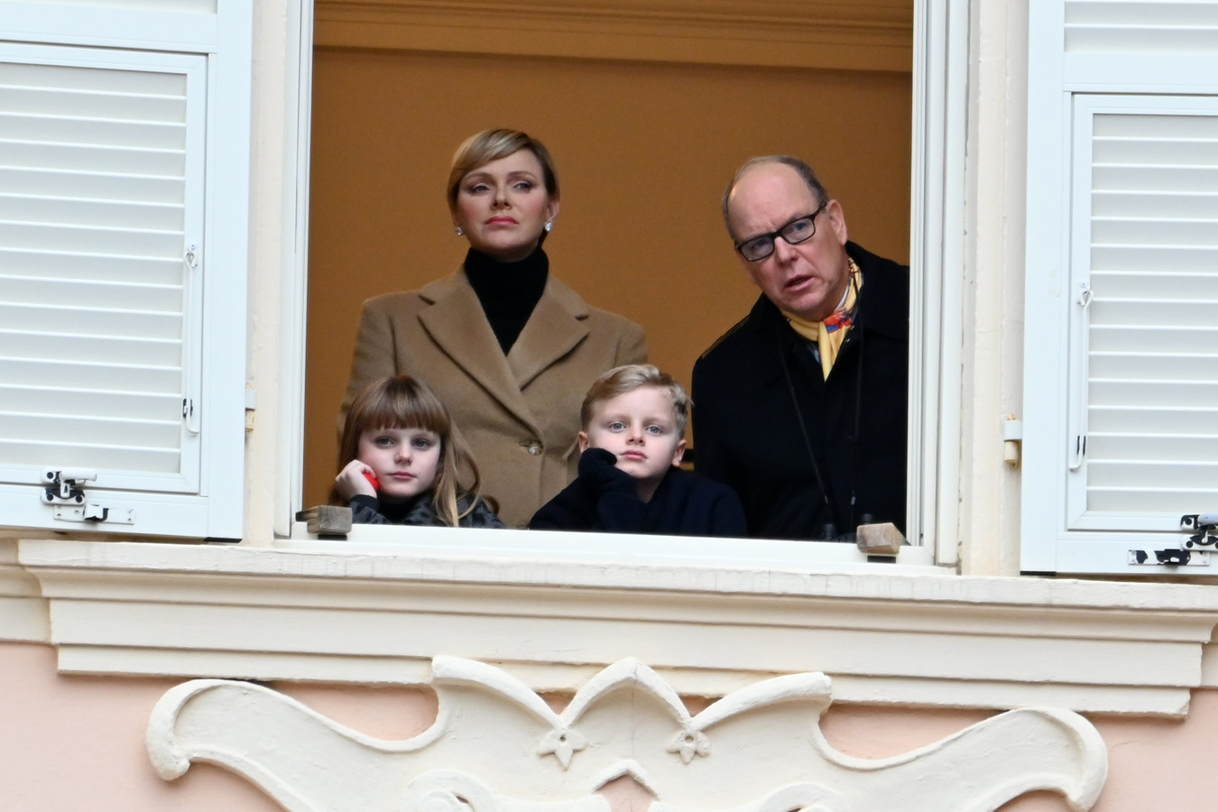 “Illegale immigranten in dienst voor hongerloon”: de twijfelachtige ...