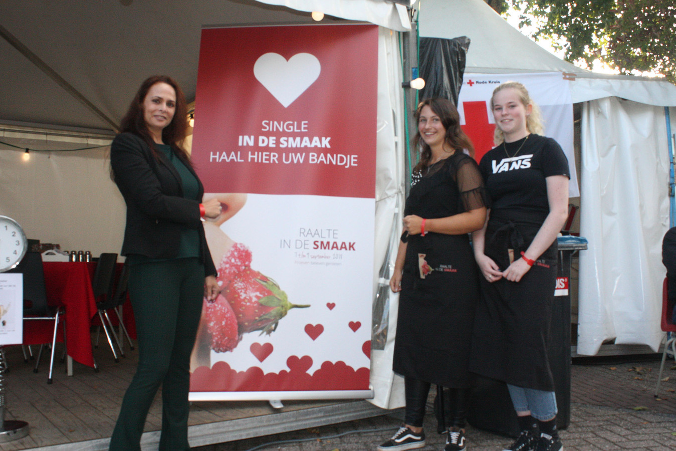 Brengen Raaltese hapjes singles bij elkaar? | Foto | destentor.nl