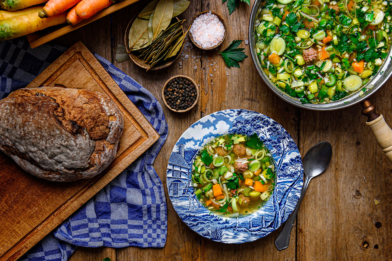 Koud? Verwarm jezelf met deze kippensoep, groentesoep of tomatensoep ...