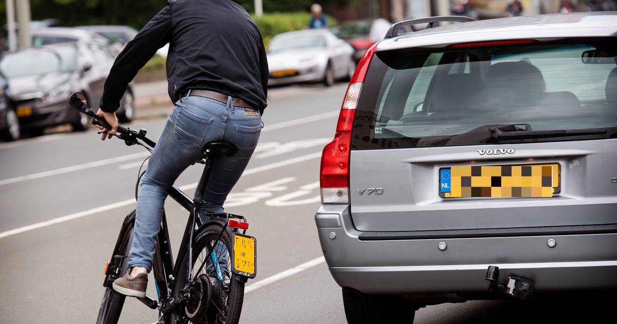 ‘Waarom mag je zó hard rijden op een elektrische fiets?’ | Auto | AD.nl