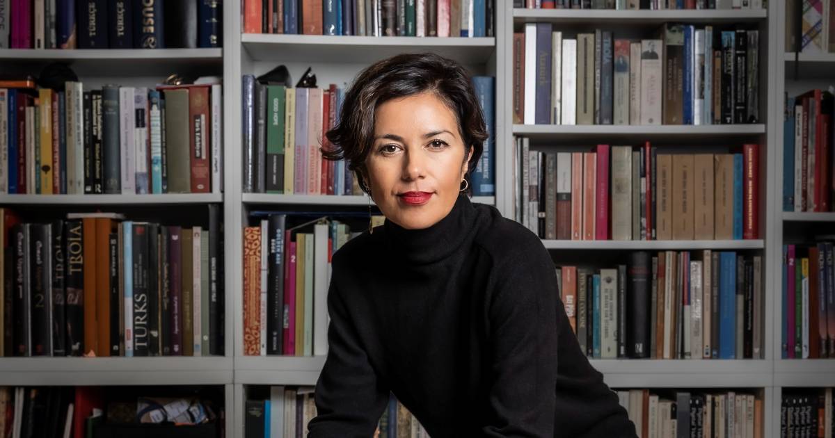 Gunay Uslu: ‘Heb ik iets gedaan waardoor hij denkt dat hij mijn wang ...