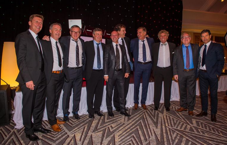 Waar is Maradona? Argentijn landt maar niet op Zaventem (waardoor zelfs ...