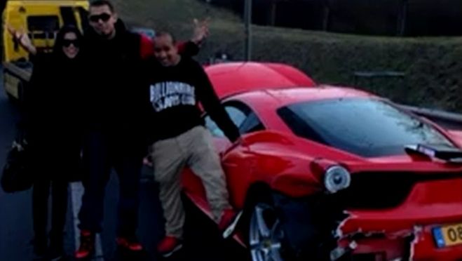 Beelden van gecrashte Ferrari dj Afrojack | Show | AD.nl