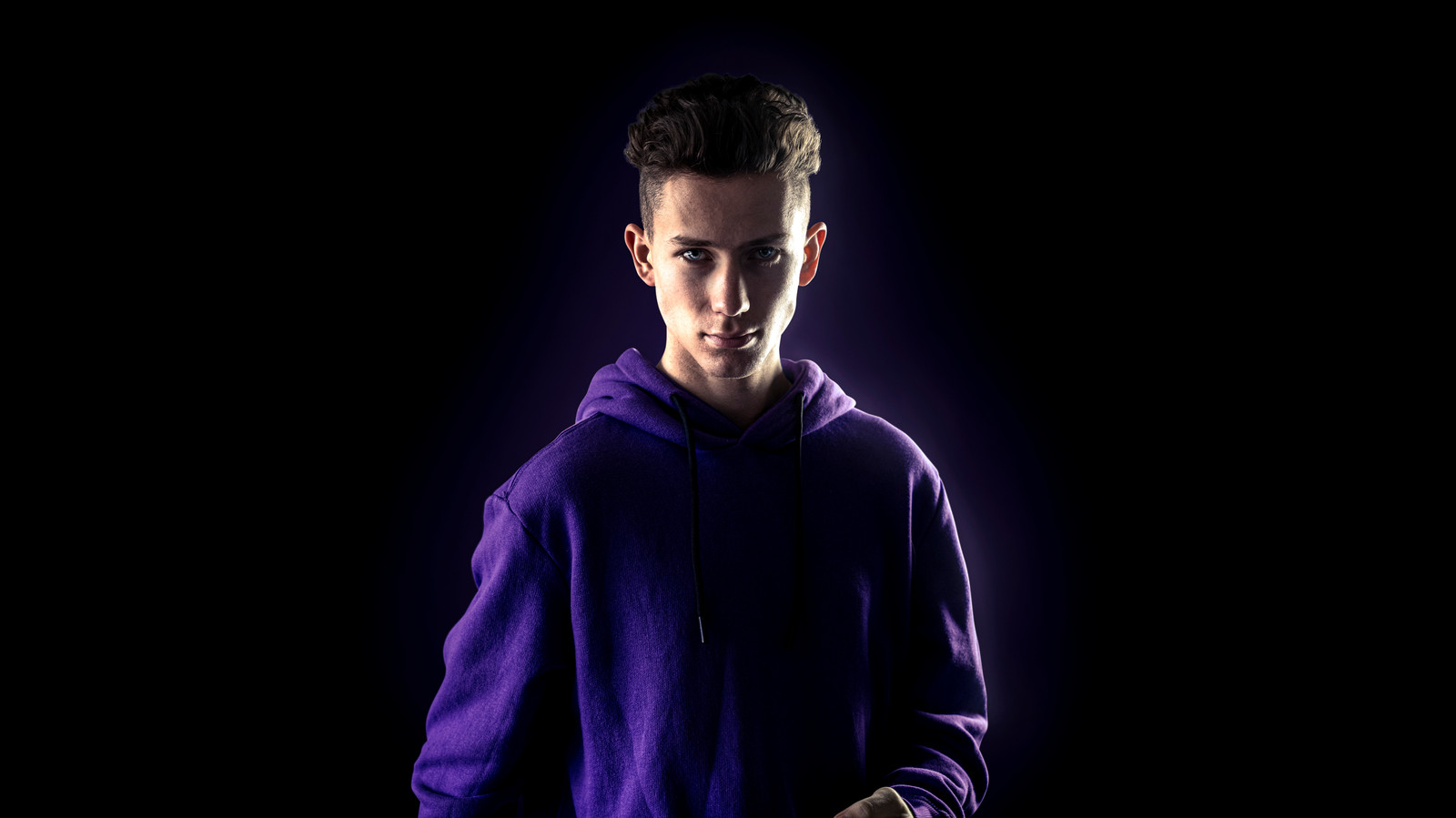 Deze Nederlandse YouTuber (19) heeft een miljoen abonnees maar wordt ...