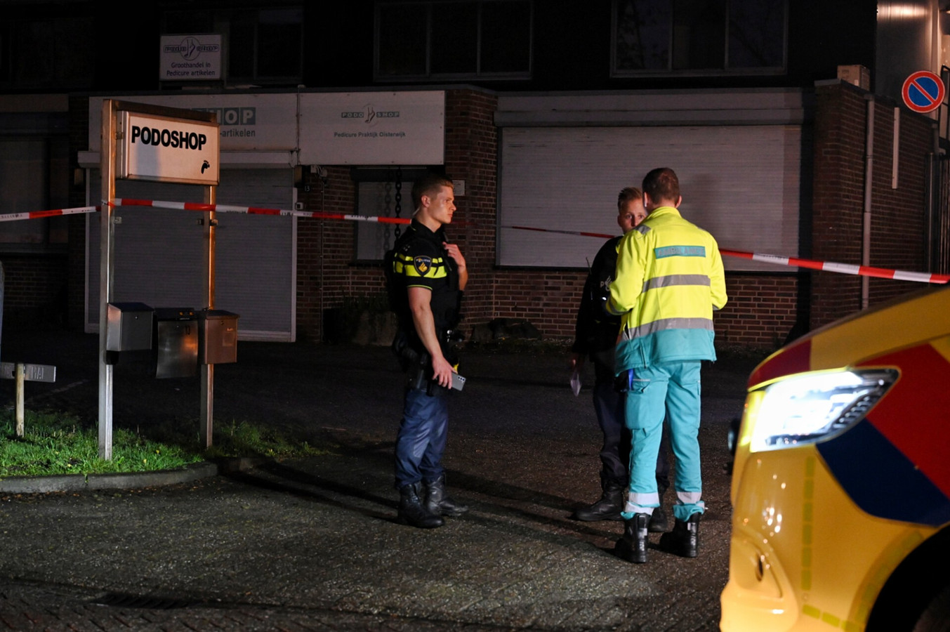 Vier aanhoudingen na schietincident in Oisterwijk, politie vindt wapens ... Vier aanhoudingen na schietincident in Oisterwijk, politie vindt wapens ...
