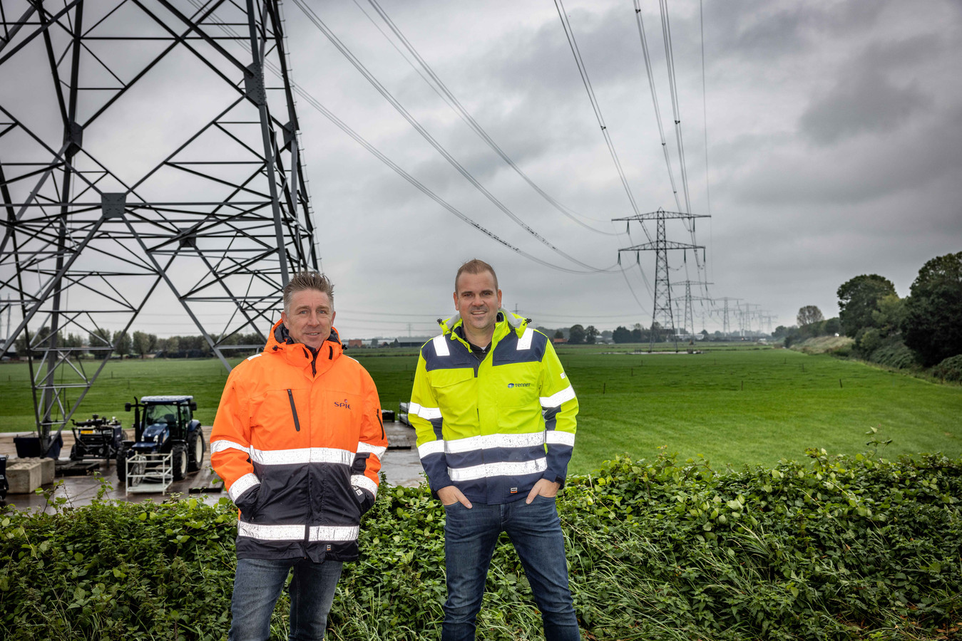 Sloop veertig kilometer aan oude hoogspanningslijnen op stoom: ‘Het ziet er vooral spannend uit ...