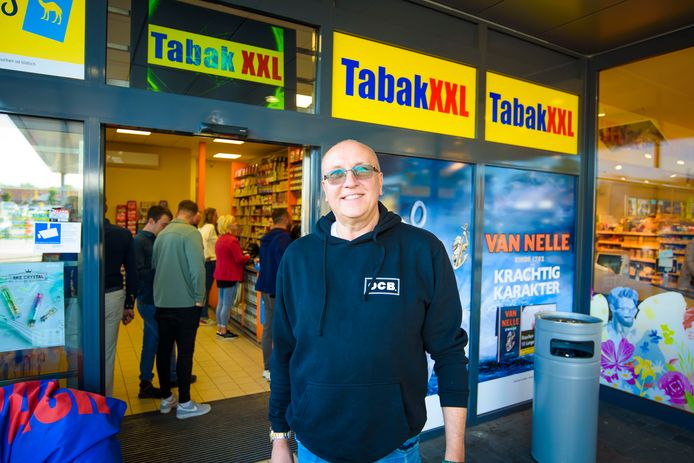 Nederlanders slaan vóór Duitse grenscontroles nog snel tabak in: ‘980 ...