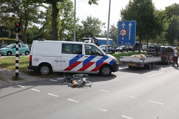 Fietsster zwaargewond geraakt bij aanrijding op A44 Wassenaar | Den Haag | AD.nl