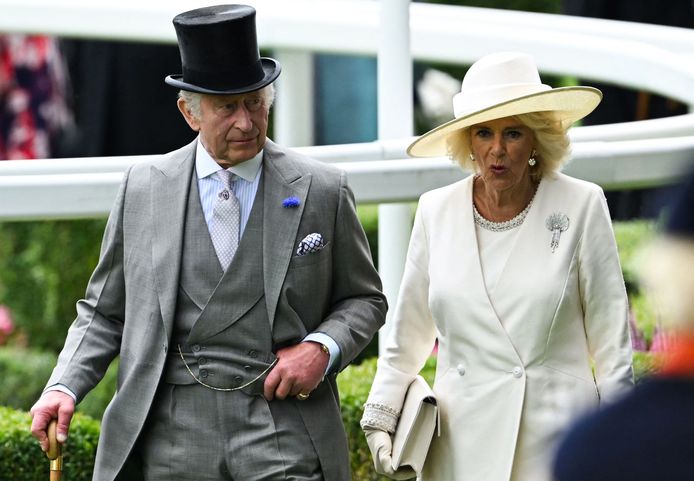 Charles en Camilla in koets gearriveerd bij start Royal Ascot | Show ...