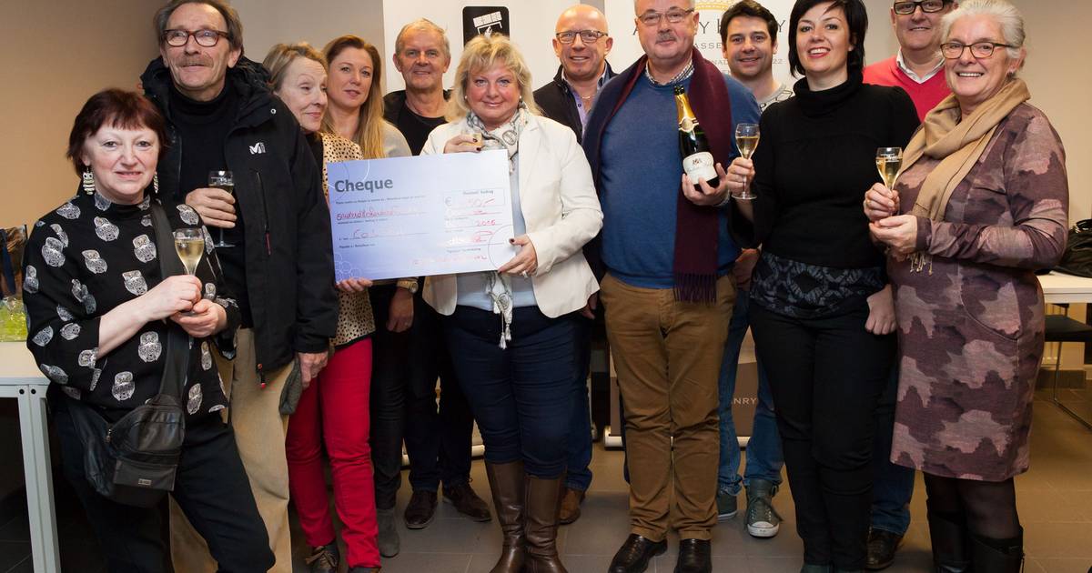Colsol krijgt cheque van 1.650 euro | Oostende | hln.be