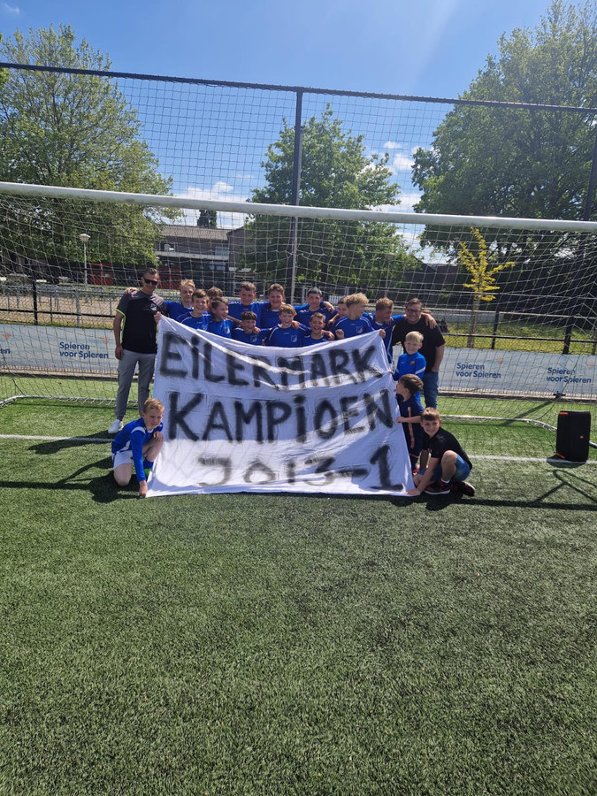 Dit zijn ze: de kampioenen uit deze regio! | Foto | gelderlander.nl